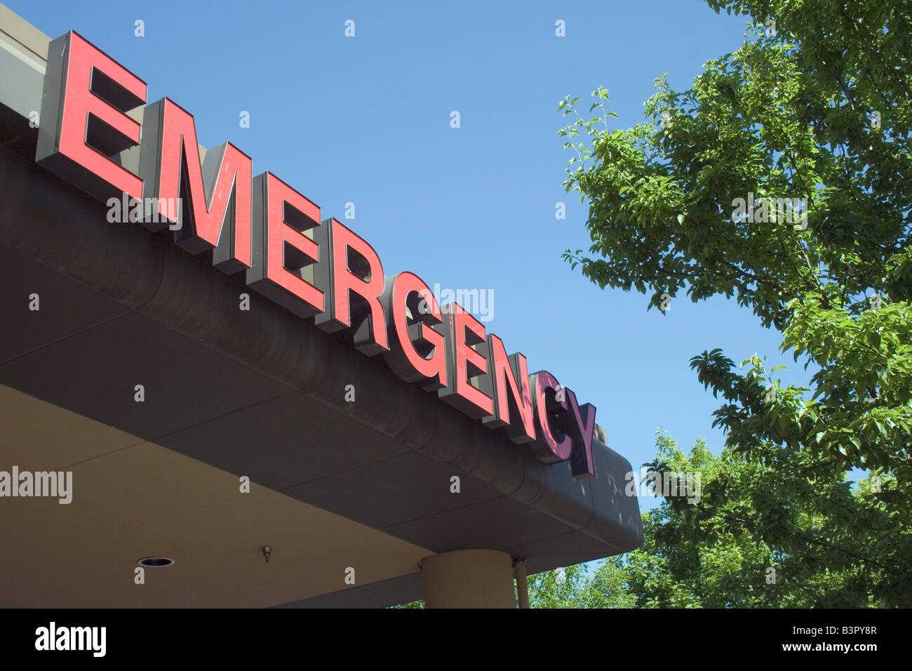 Emergency department sign hi-res stock photography and images - Alamy
