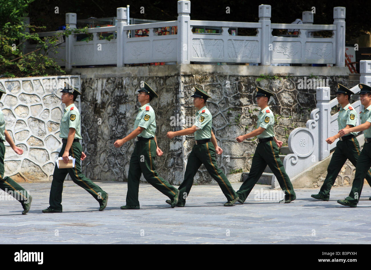 Chinese peoples liberation army soldiers hi-res stock photography and ...