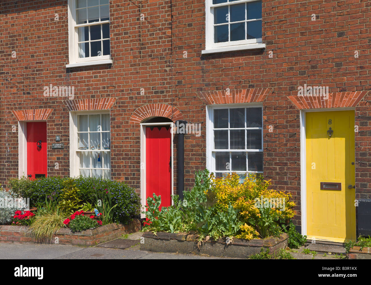 Terraced cottages hi-res stock photography and images - Alamy