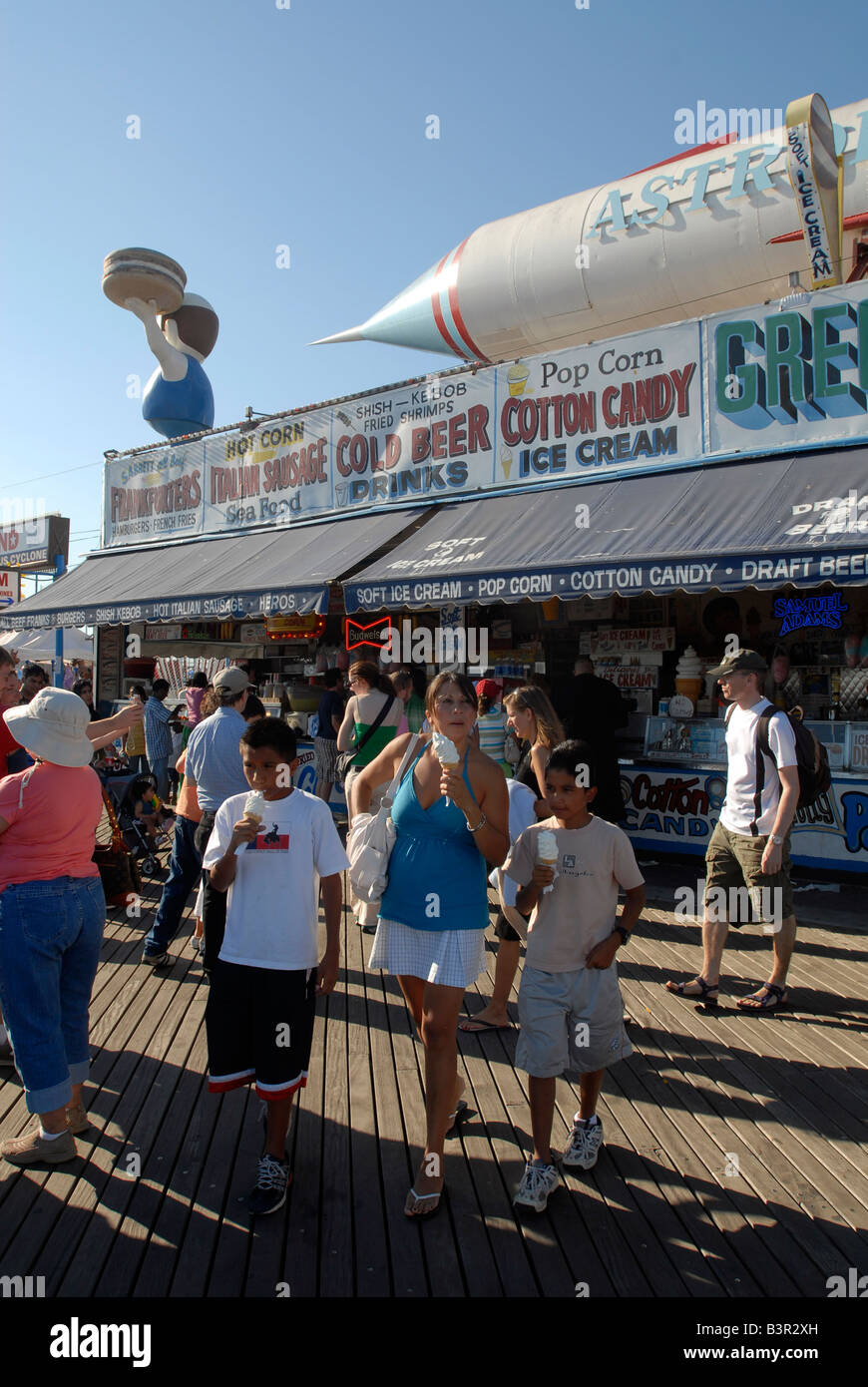 Visitors to Astroland in Coney Island celebrate the end of summer on ...