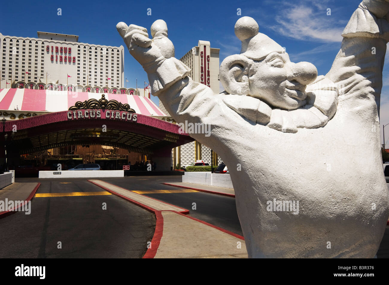 Clown statue outside the Circus Circus hotel and casino in Las Vegas ...