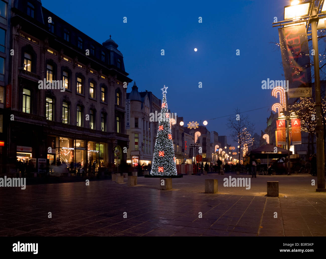 Meir shopping street in antwerp hi-res stock photography and images - Alamy