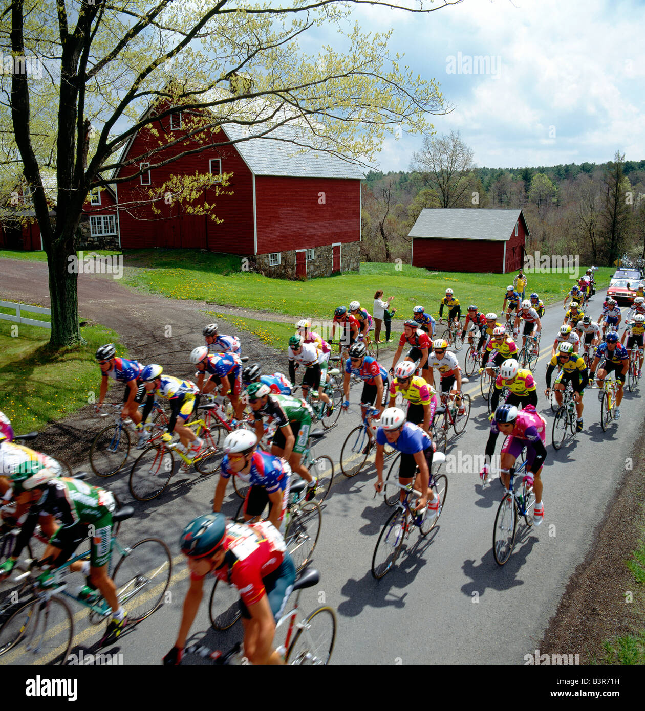 Professional bike racers ride through the rural Pocono Mountains in ...