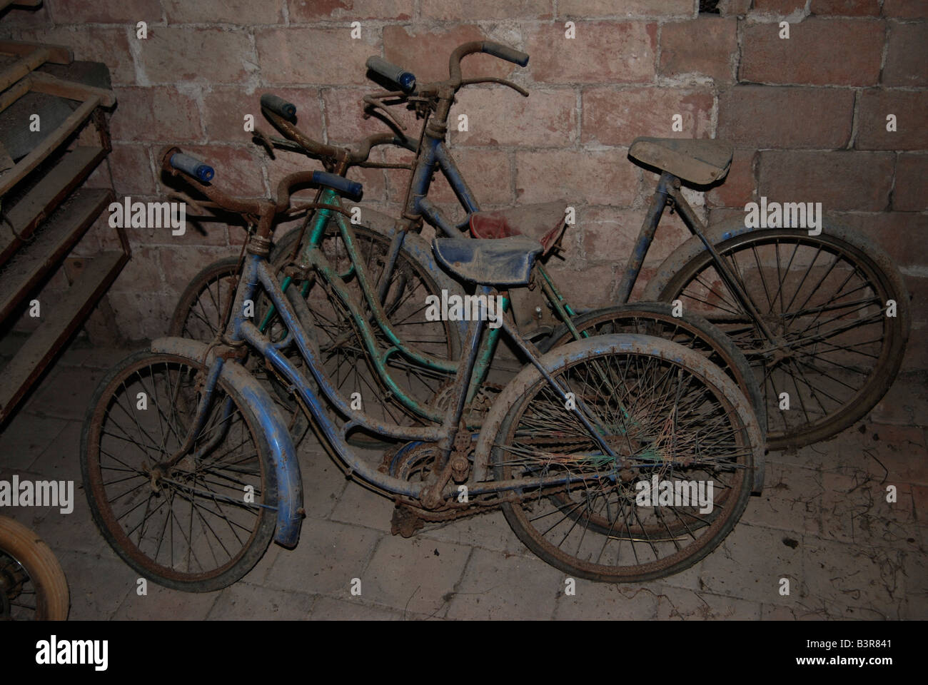 Antique bicycles hi-res stock photography and images - Alamy