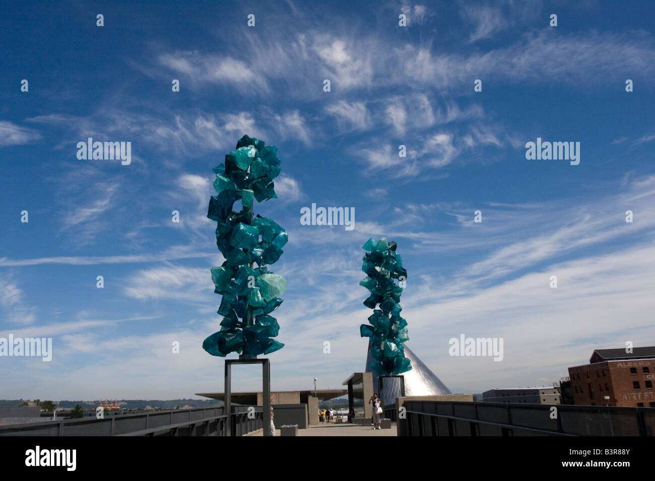 "Crystal Towers" by Dale Chihuly on "The Chihuly Bridge of Glass ...