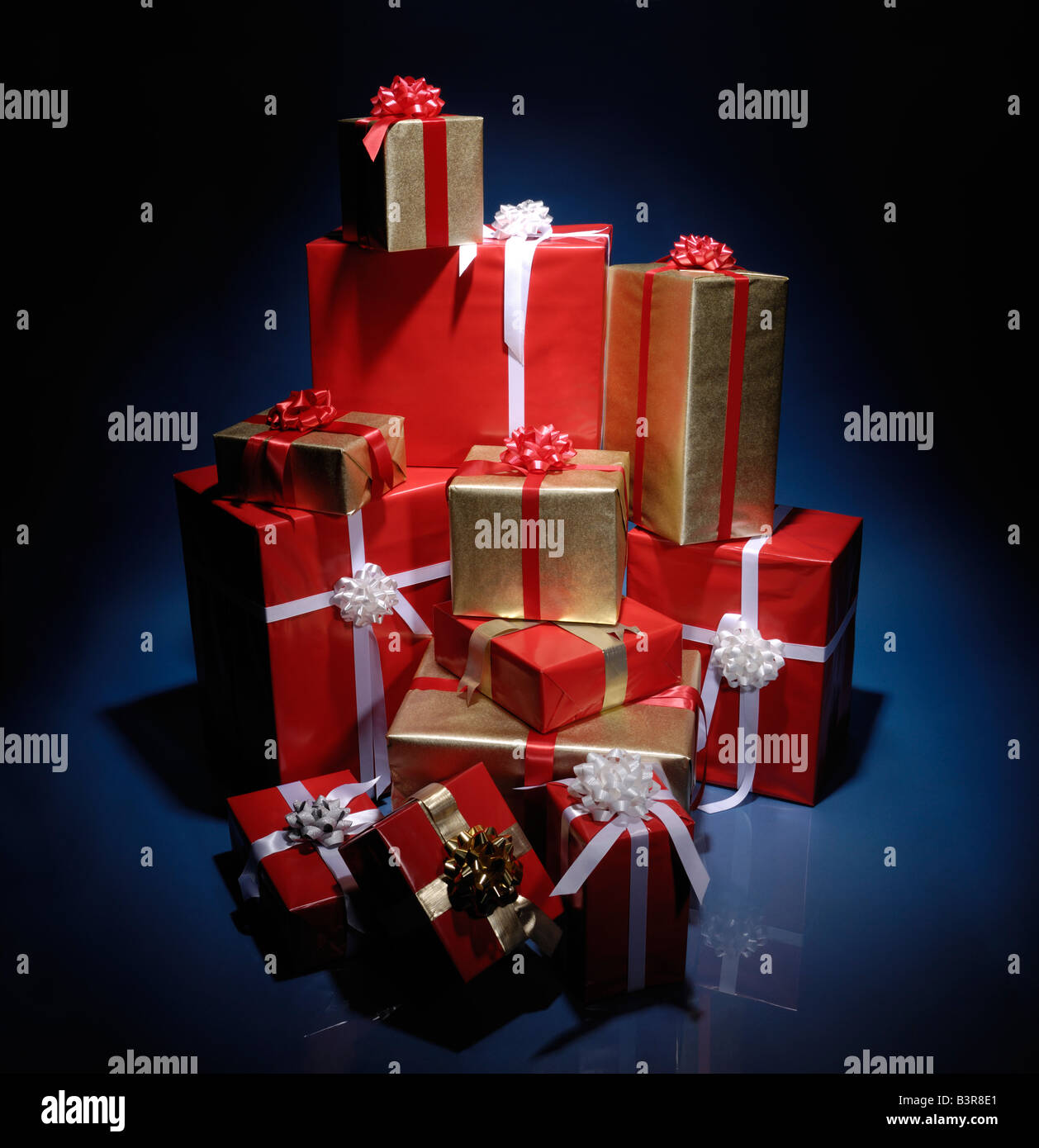Wrapped gifts piled up hi-res stock photography and images - Alamy