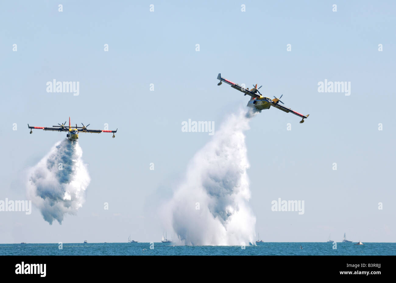 Fire fighting aircrafts hi-res stock photography and images - Alamy