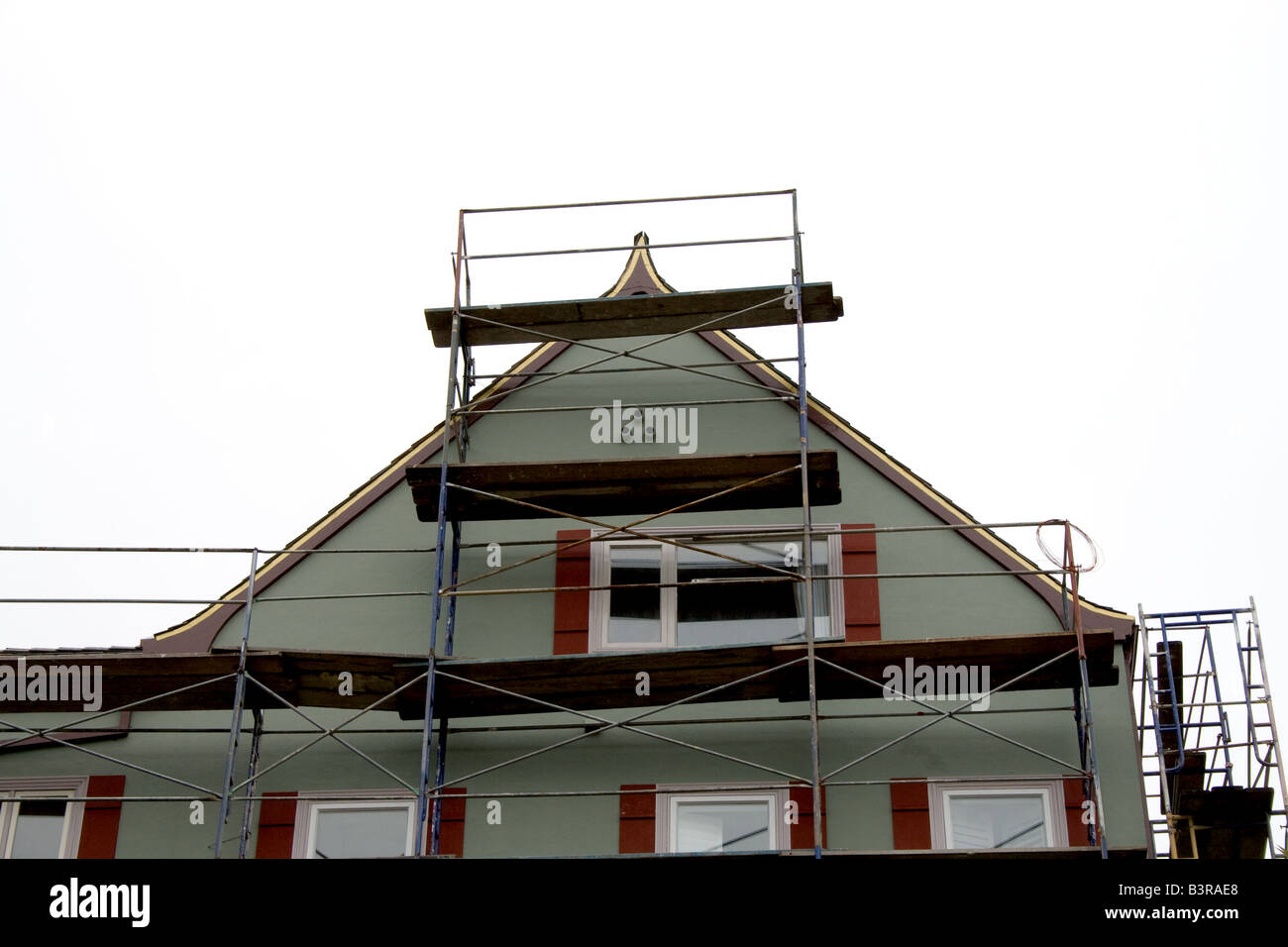 Construction scaffolding on side building hi-res stock photography and ...