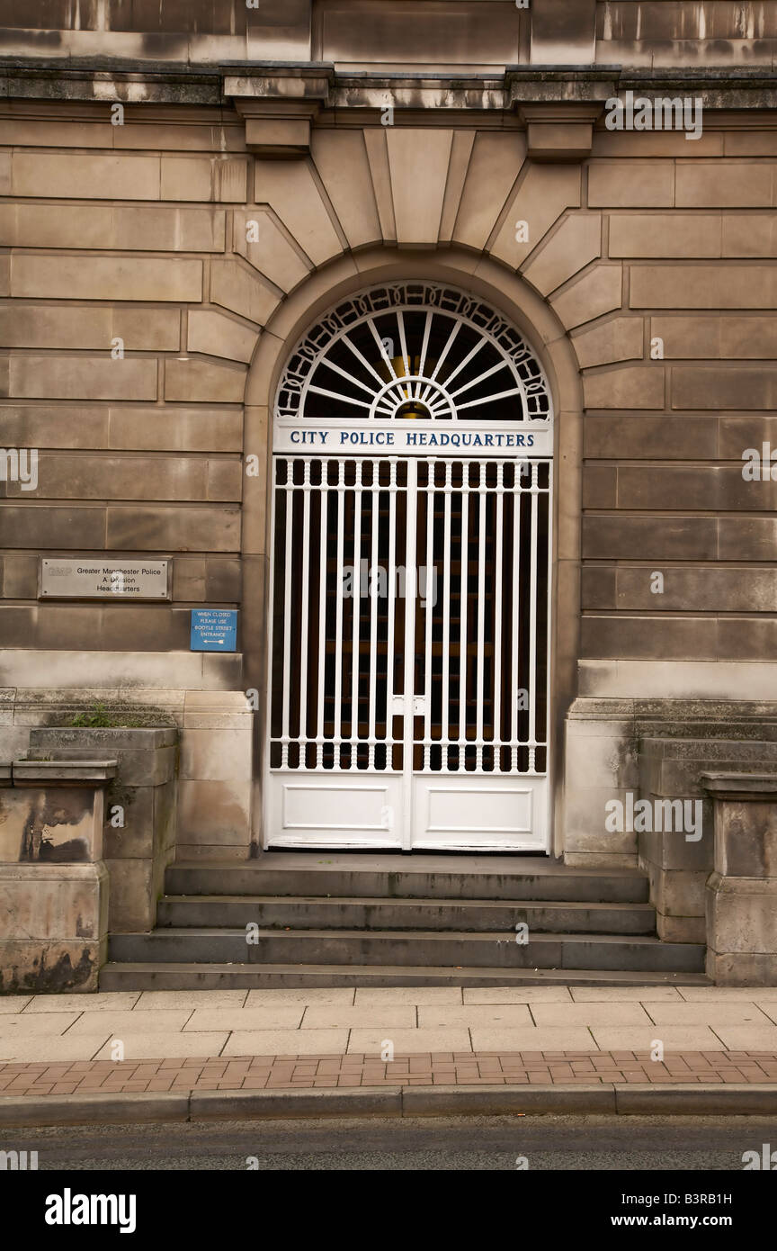 Uk police door to door hi-res stock photography and images - Alamy