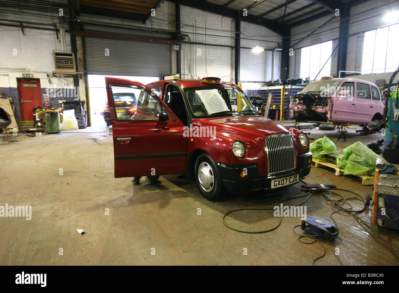 TXII TX2 black cab, taxi, LTI TX11 workshop garage repair engine ...