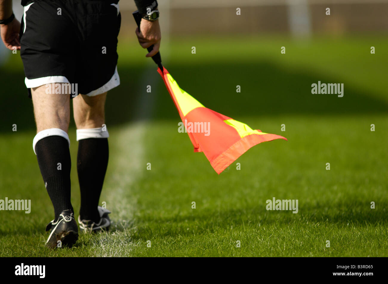 Linesman flag hi-res stock photography and images - Alamy