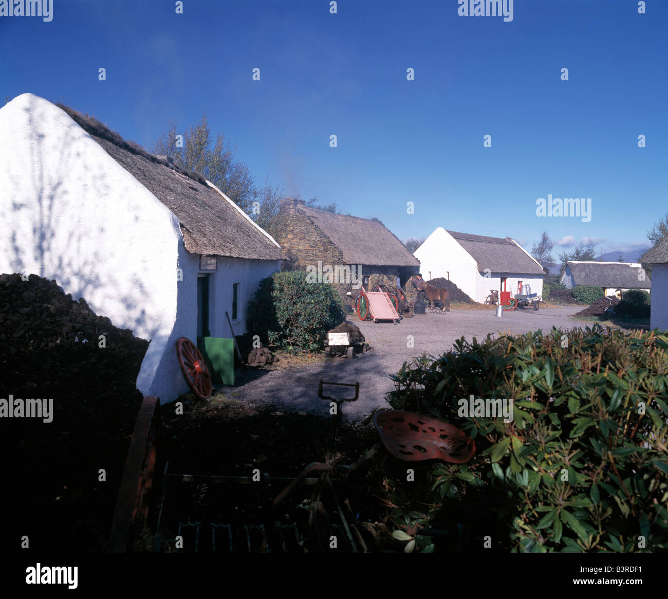Irish vernacular building hi-res stock photography and images - Alamy