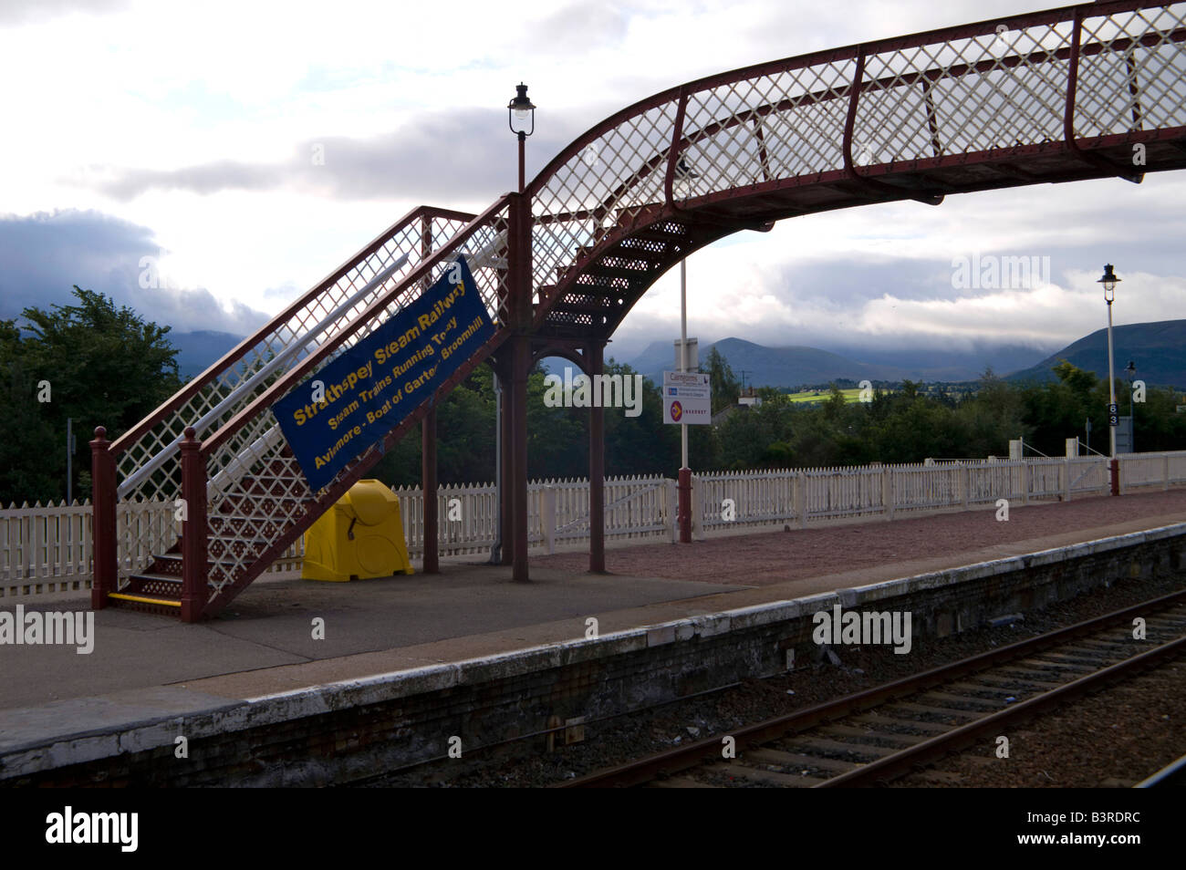 Footbridge at Aviemore Station in the Scottish Highlands Stock Photo ...