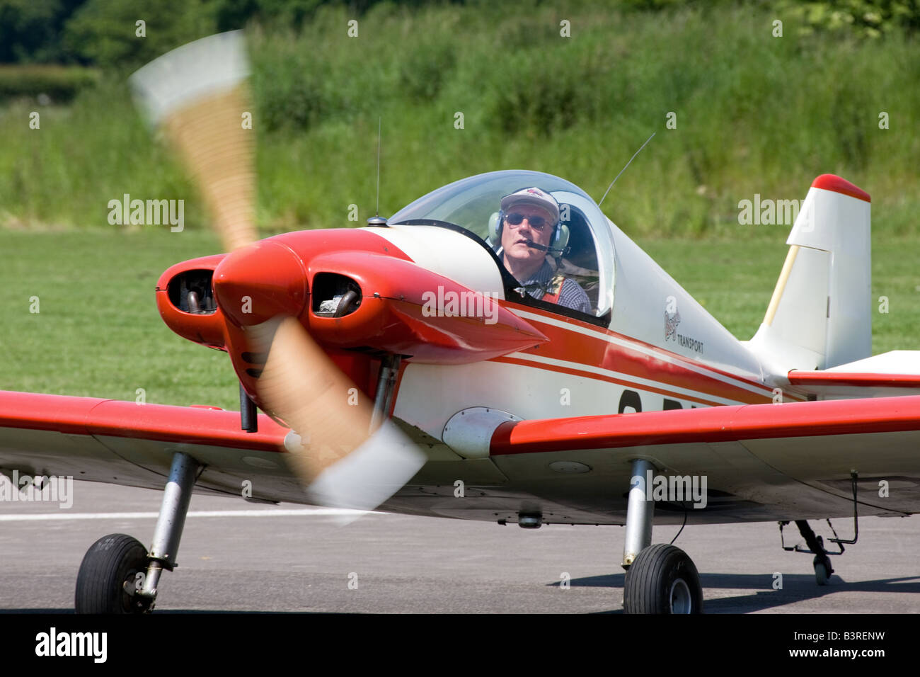 Colibri MB2 G-BNDT taxiing at Breighton Airfield after landing Stock ...