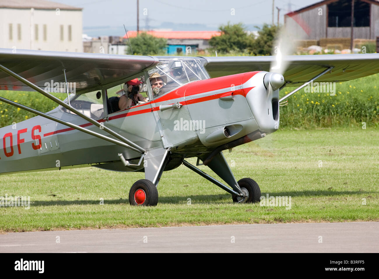 Auster aiglet hi-res stock photography and images - Alamy