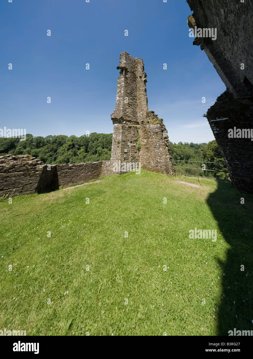 the ruined castle of berry pomeroy totnes devon Stock Photo - Alamy