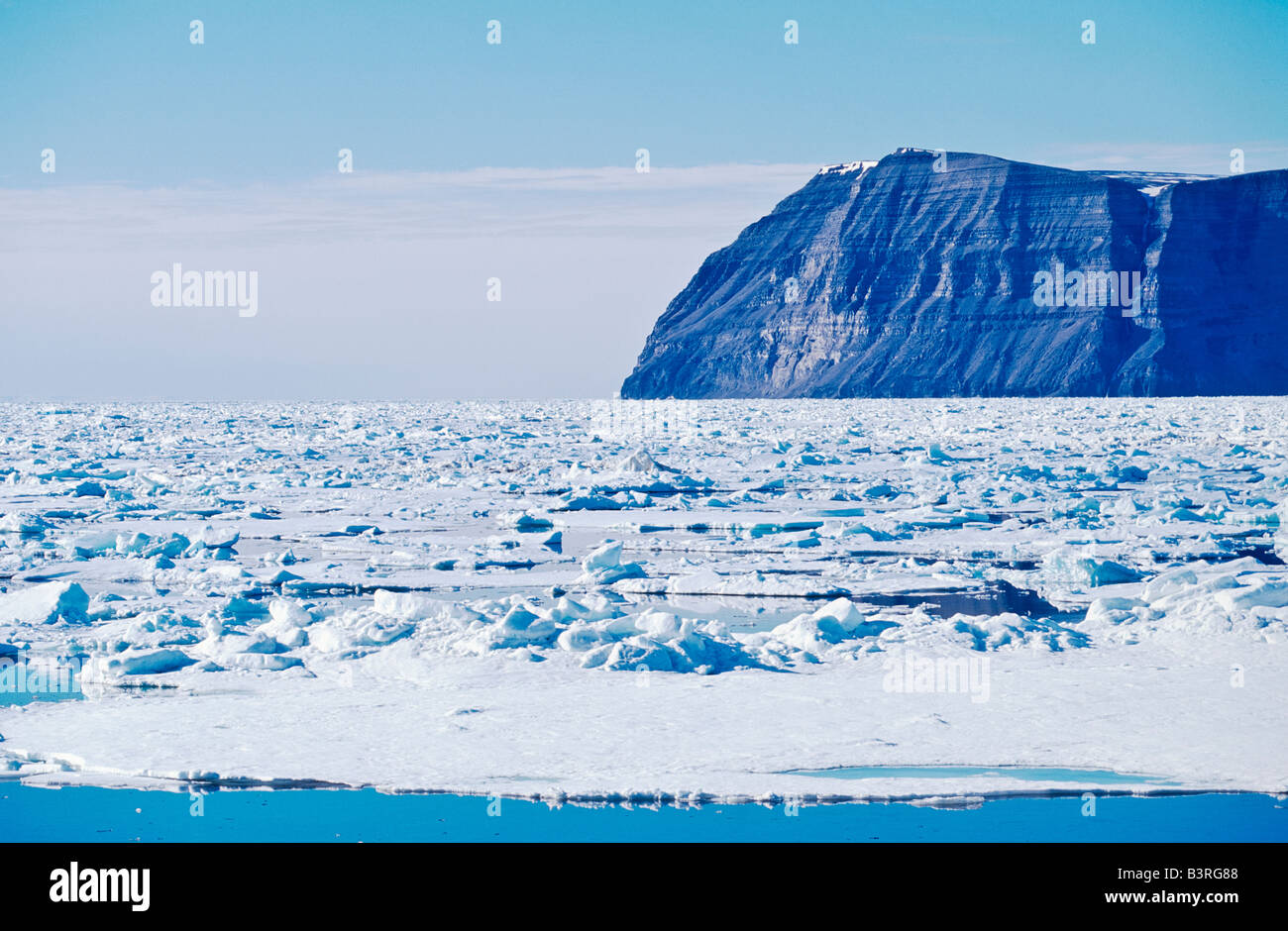 Ice on the sea in artic Svalbard Stock Photo - Alamy