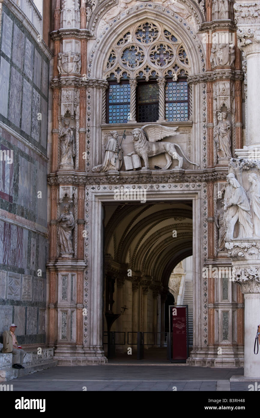 front view of winged lion of st mark Stock Photo - Alamy