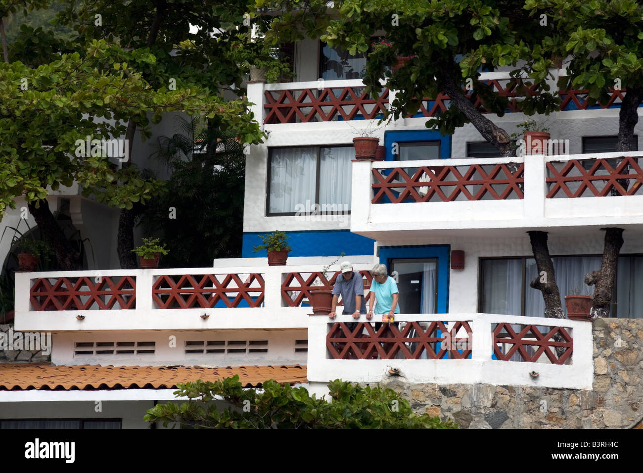 Acapulco cliff divers hi-res stock photography and images - Alamy