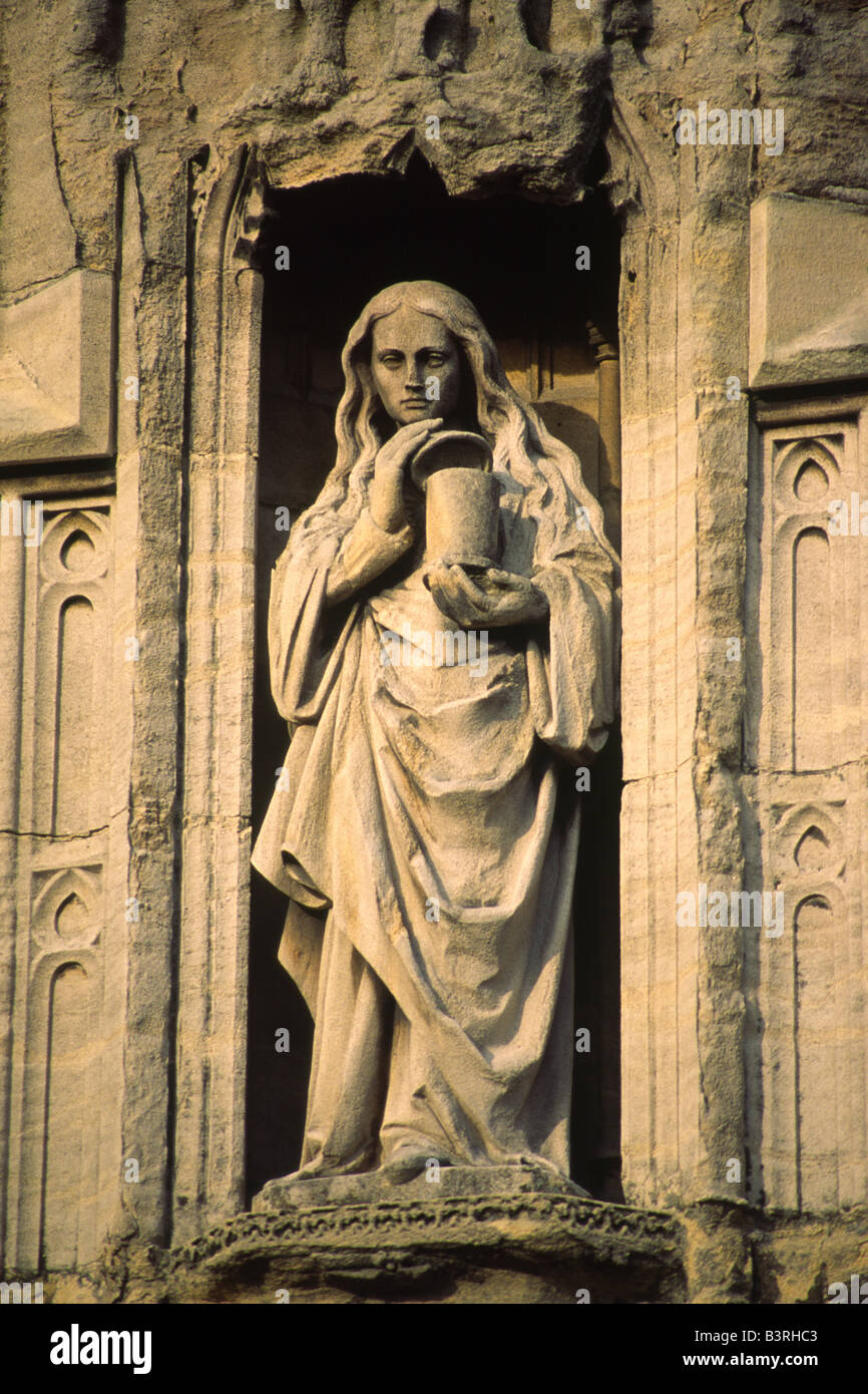 Statue detail, Magdalen College, Oxford Stock Photo - Alamy