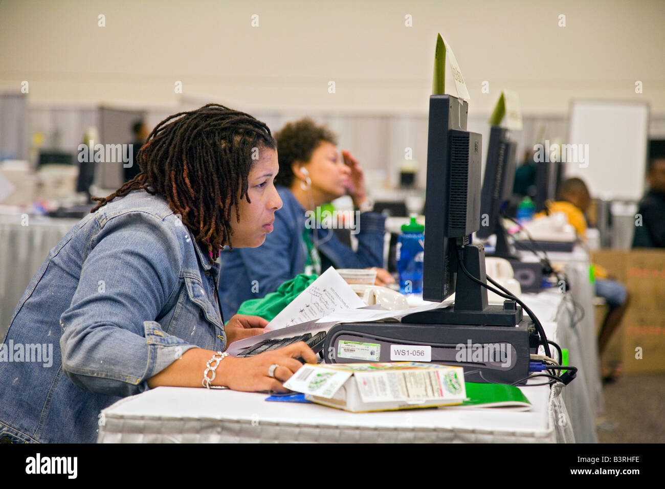 Office worker concentrates on computer screen Stock Photo - Alamy