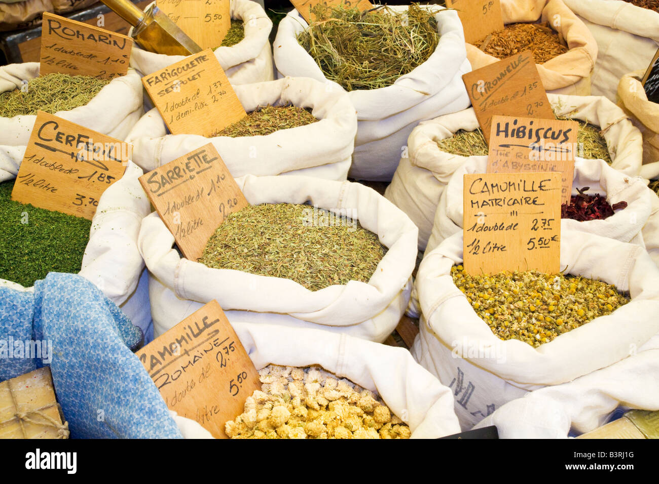 Food stall offering variety hi-res stock photography and images - Alamy