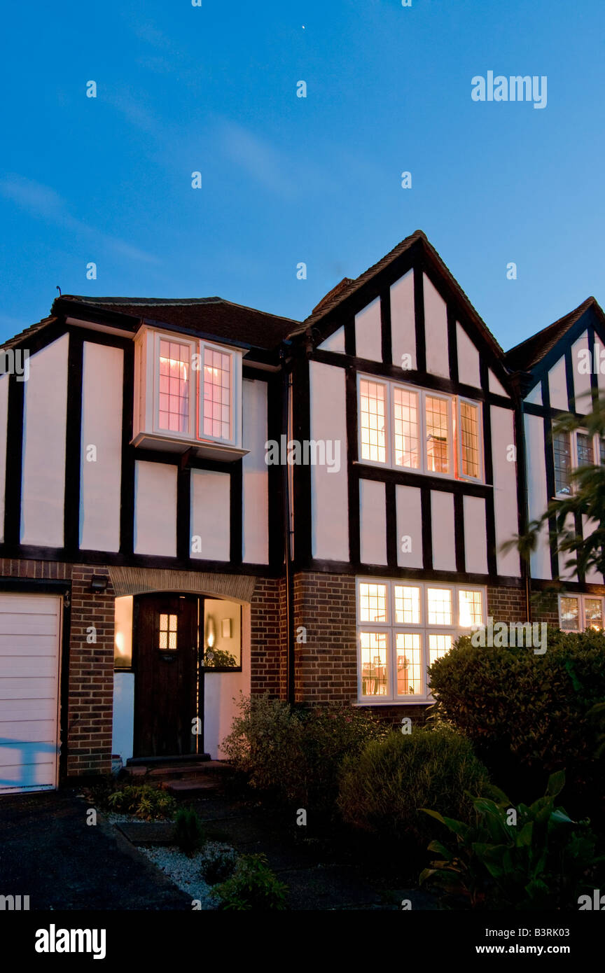 Mock tudor style home hi-res stock photography and images - Alamy