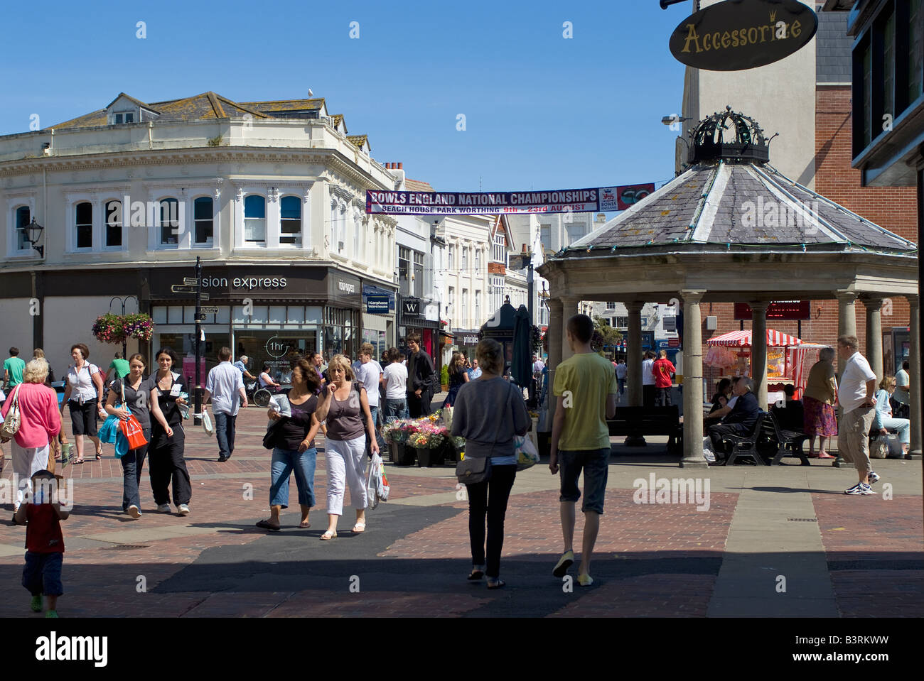 Shopping in worthing hi-res stock photography and images - Alamy