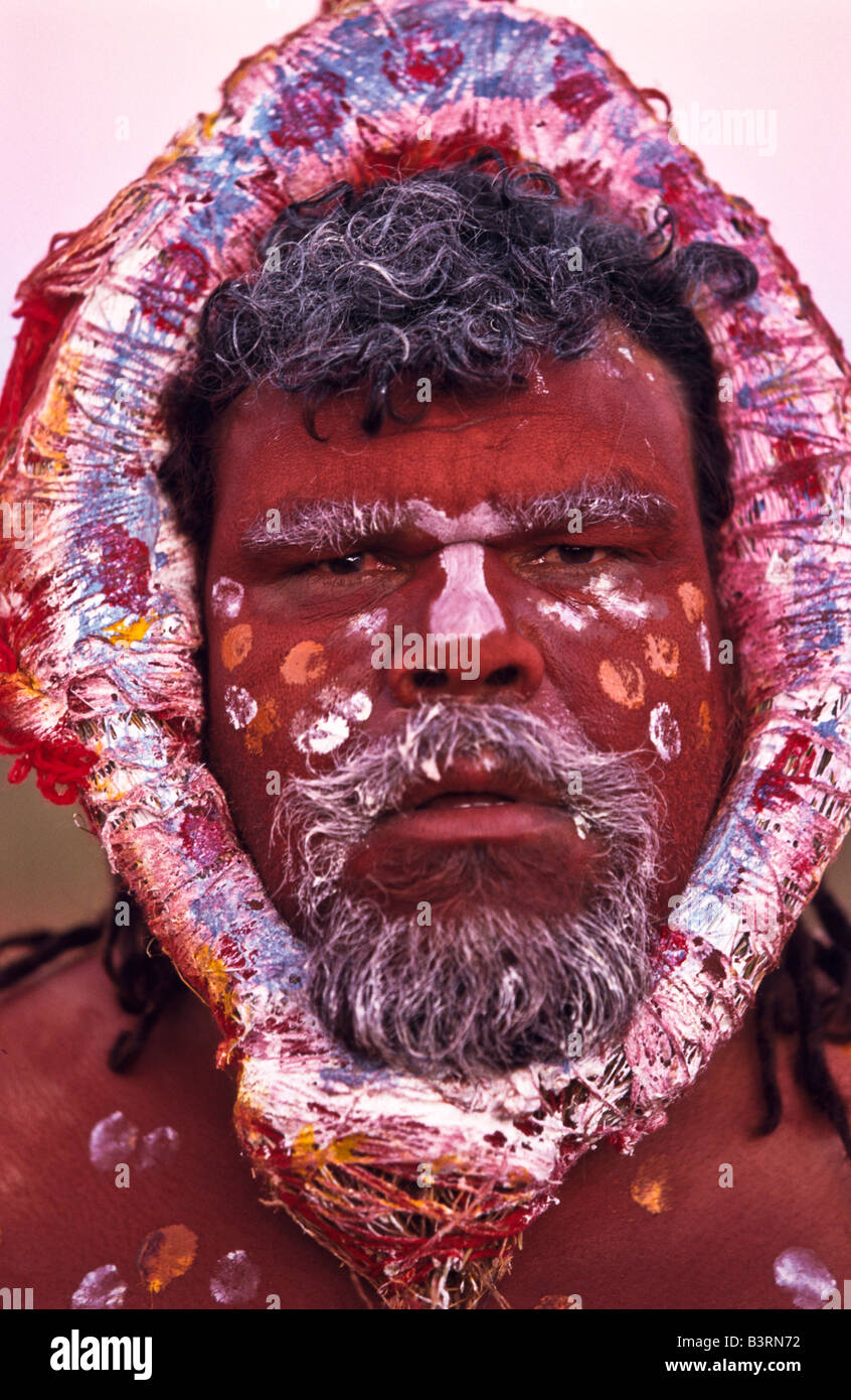 Aboriginal elder in ceremonial headdress Central Australia Stock Photo ...