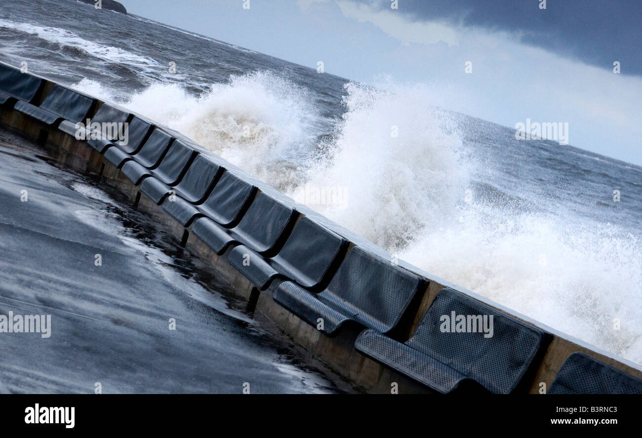 Waves crashing sea wall hi-res stock photography and images - Alamy