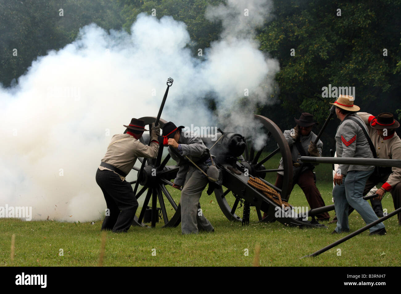 Smoke shell hi-res stock photography and images - Alamy