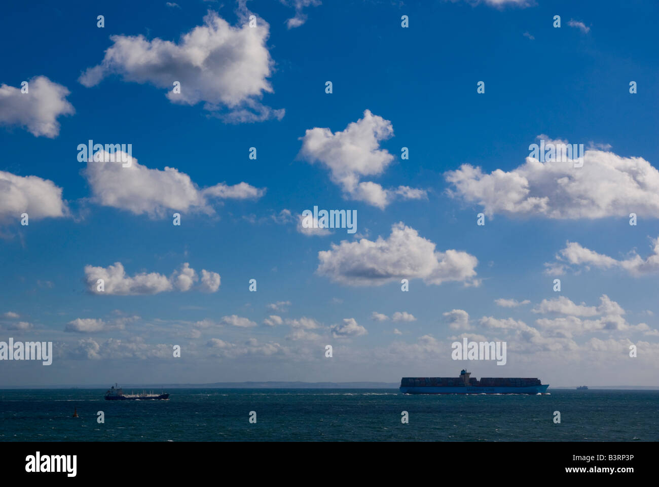 English channel shipping hi-res stock photography and images - Alamy