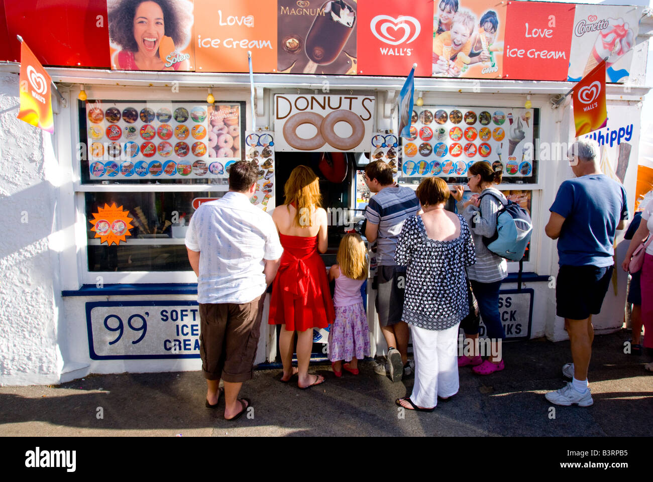 Uk unhealthy snack junk food hi-res stock photography and images - Alamy
