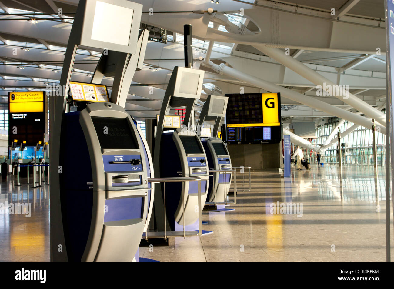 Heathrow airport terminal 5 hi-res stock photography and images - Alamy