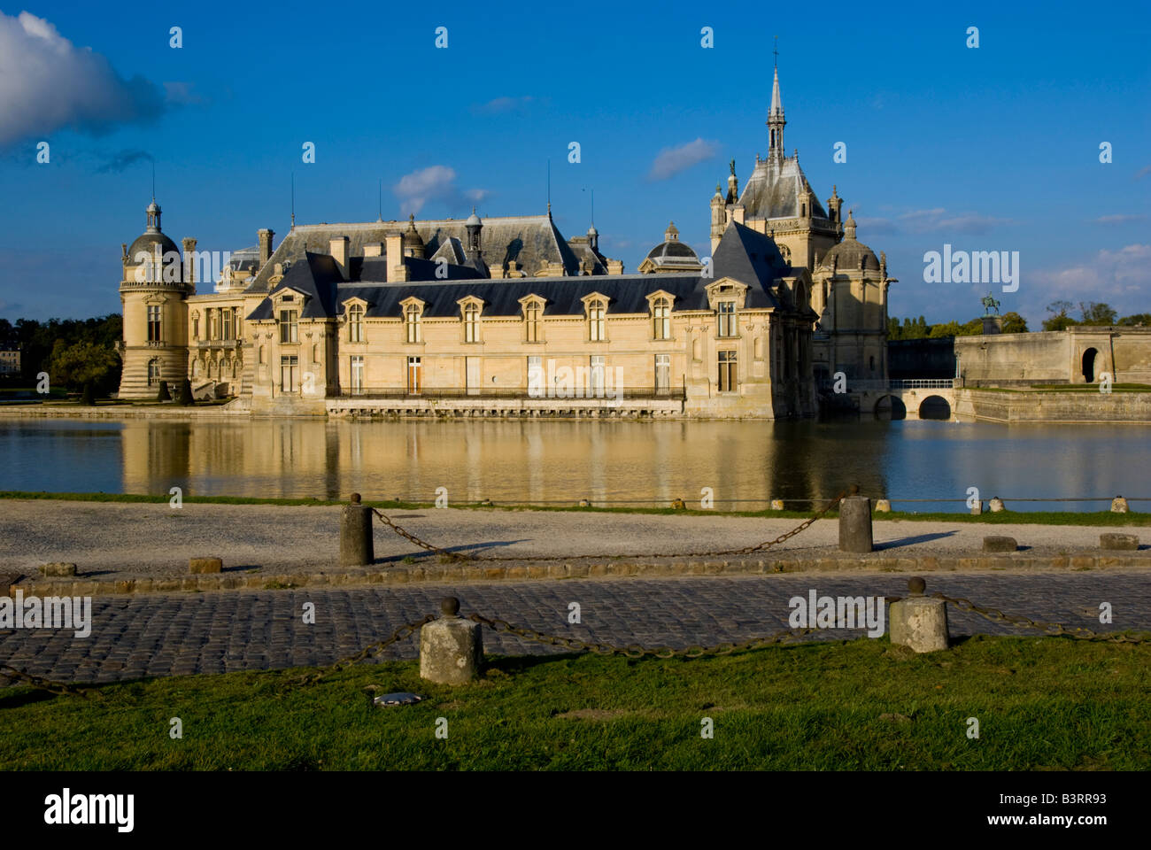Palais de chantilly hi-res stock photography and images - Alamy