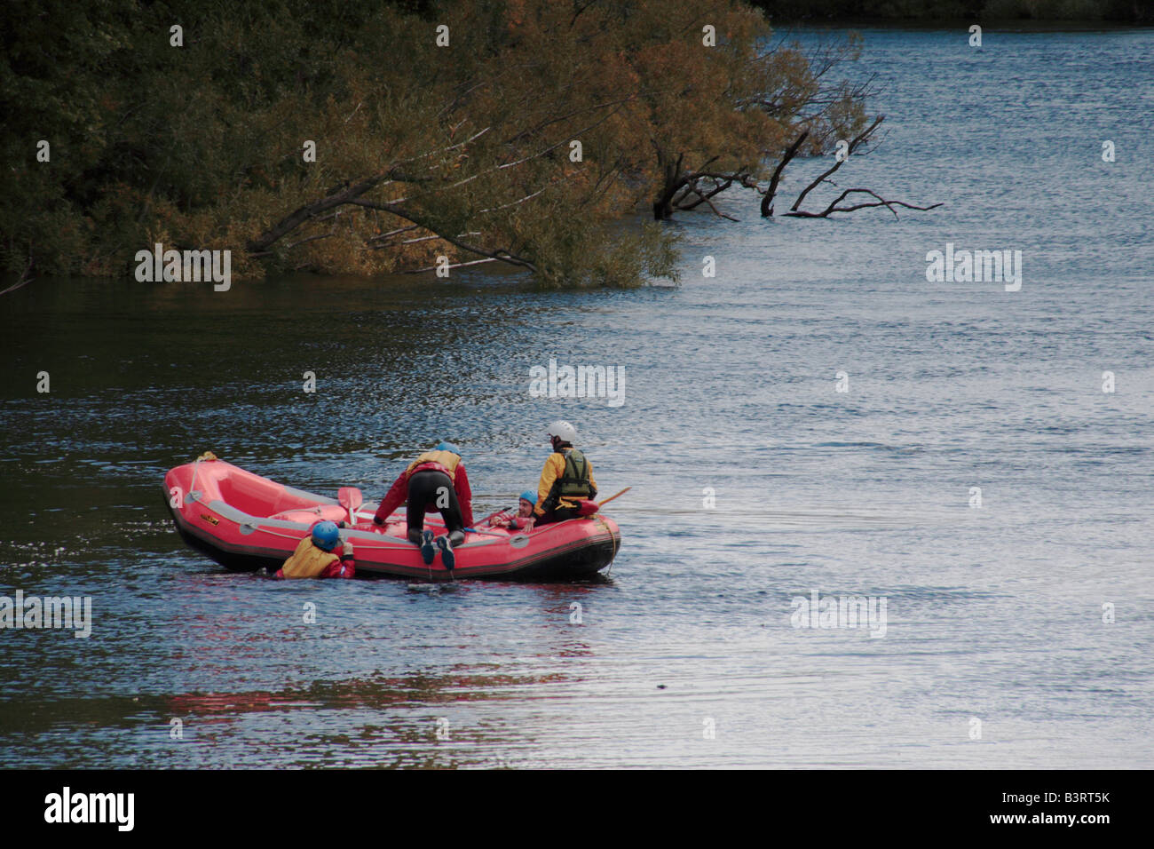 People practising raft safety on river Stock Photo - Alamy