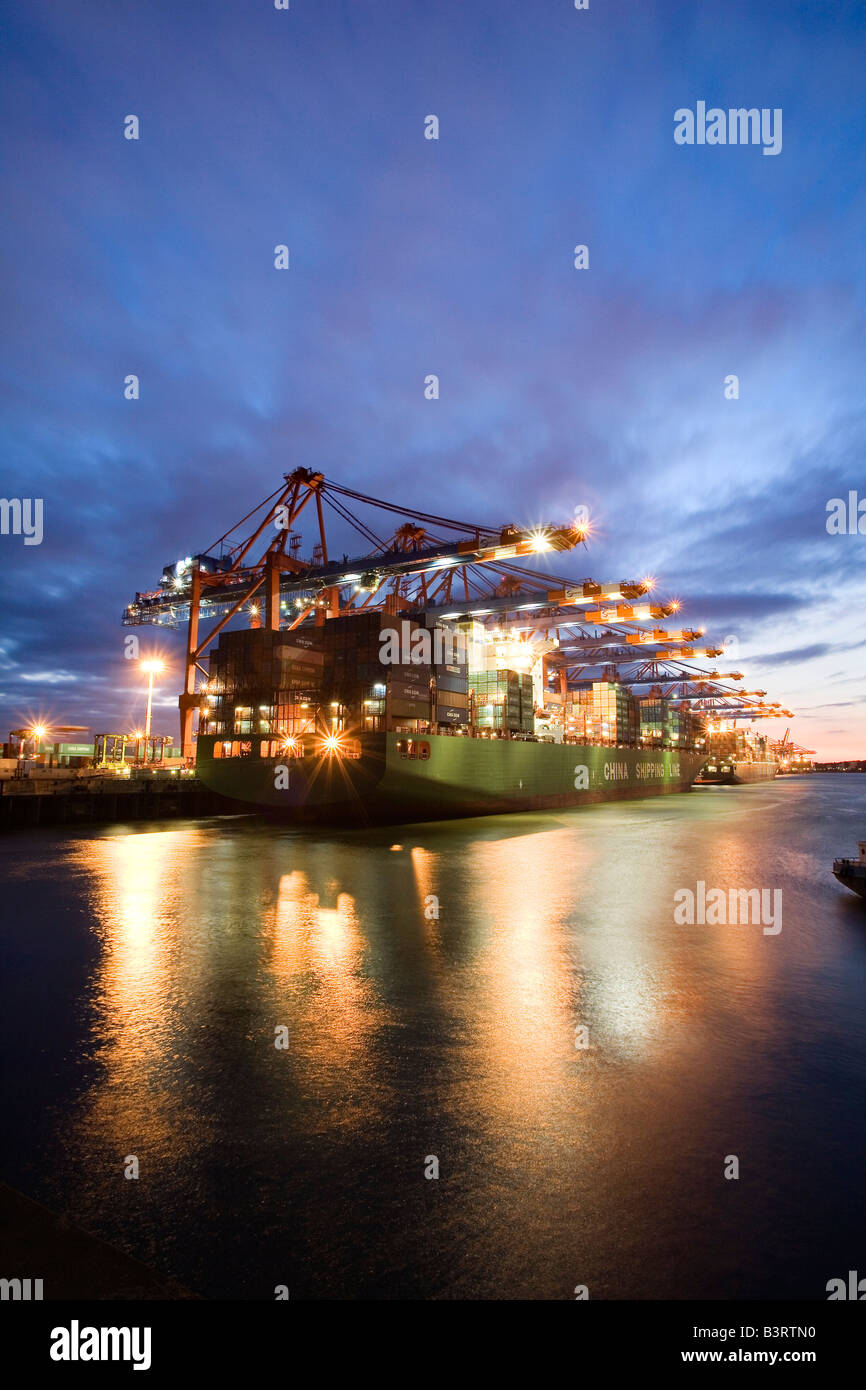 Container ships in the Eurogate container terminal Stock Photo - Alamy