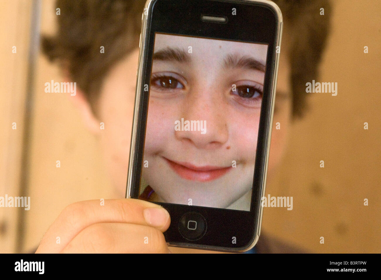 Camera_phone hi-res stock photography and images - Alamy