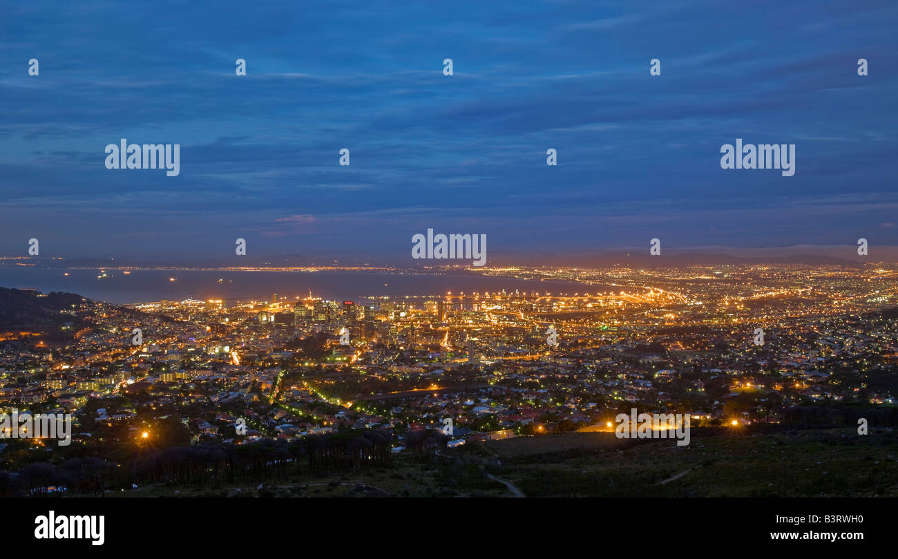 Cape town table mountain night hi-res stock photography and images - Alamy