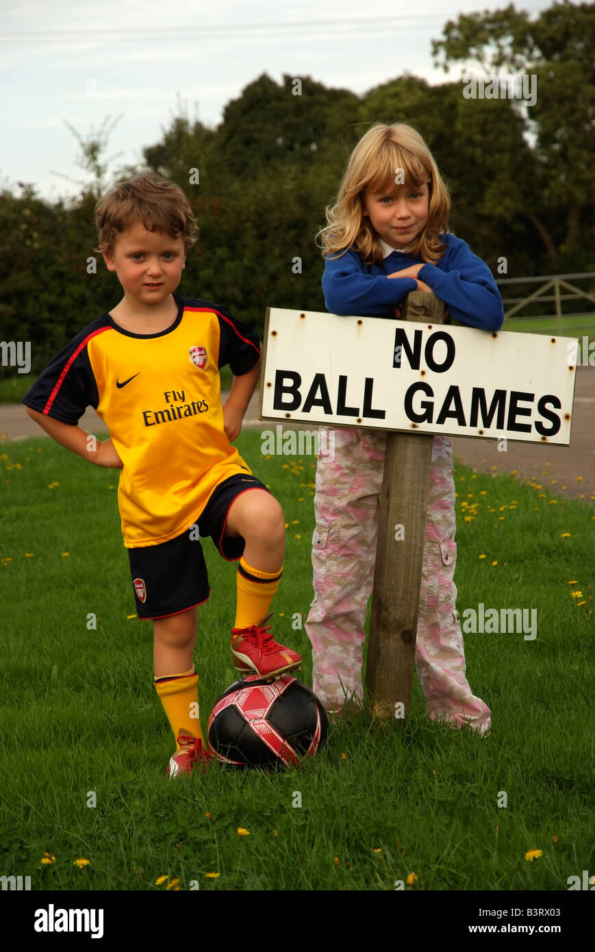 No ball playing sign hi-res stock photography and images - Alamy