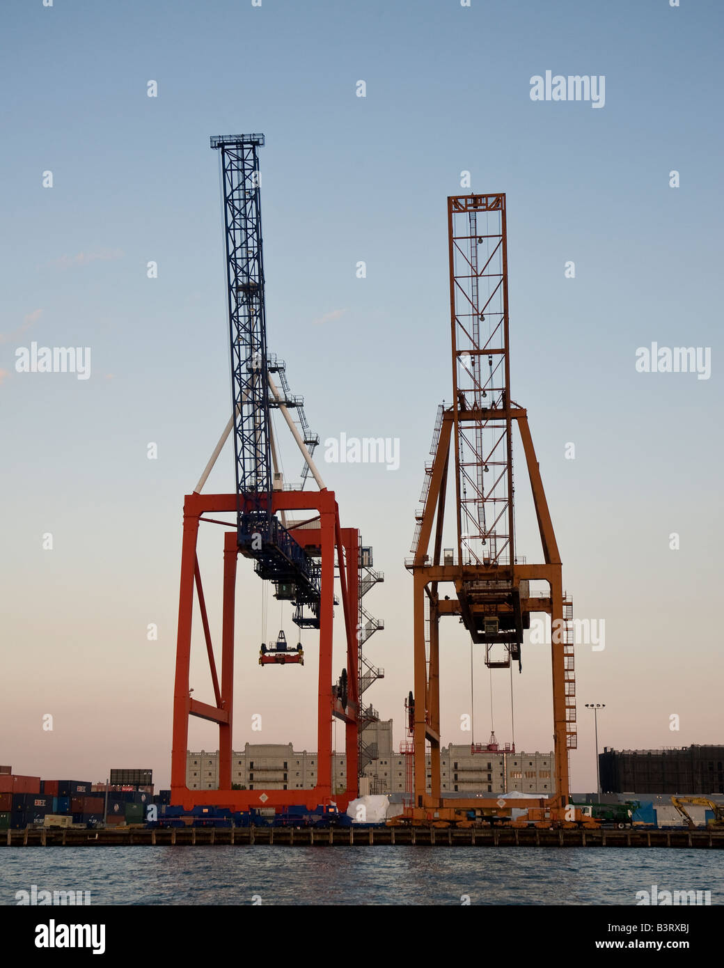 Brooklyn container port hi-res stock photography and images - Alamy