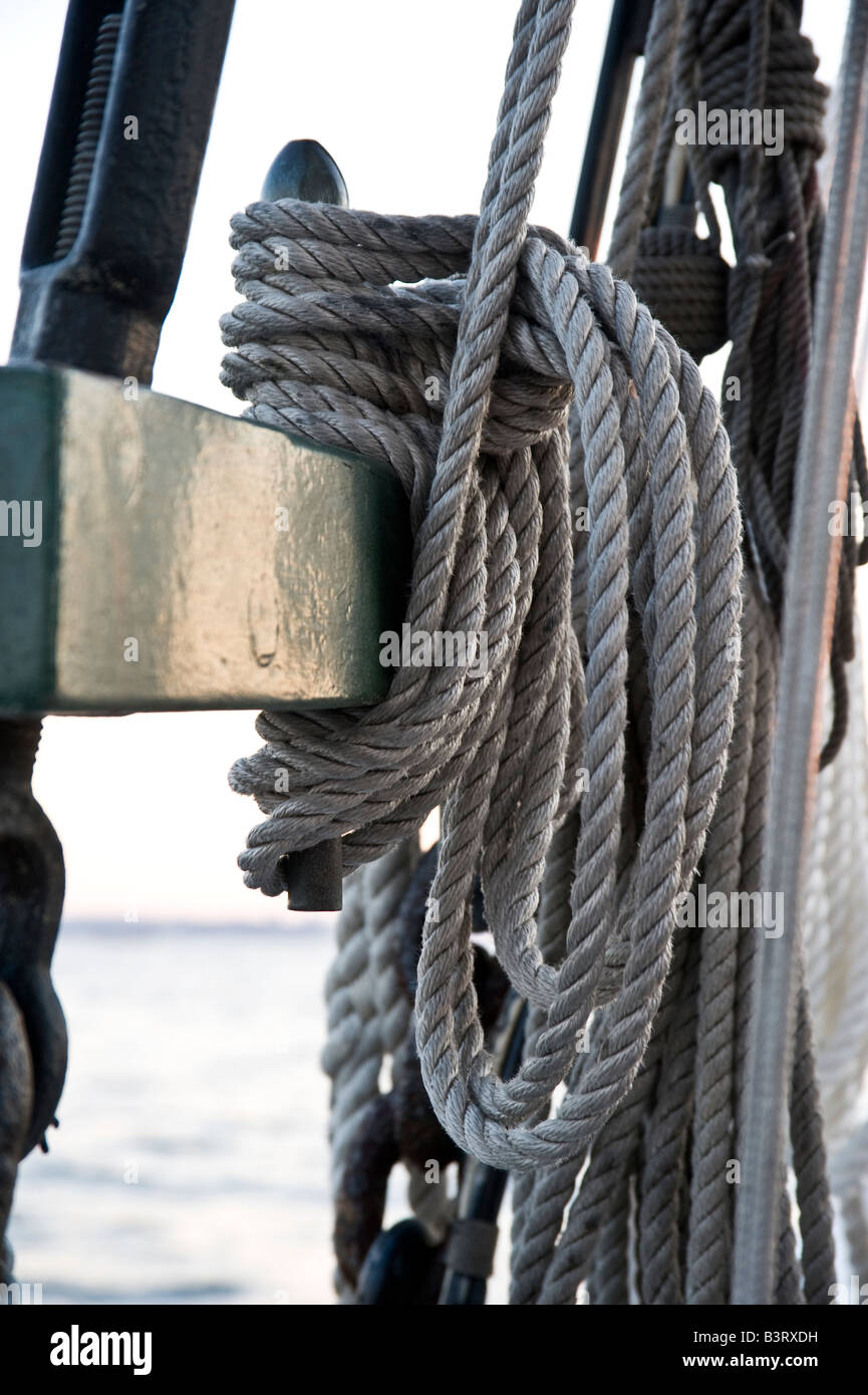 Ropes aboard schooner in New York harbour Stock Photo - Alamy