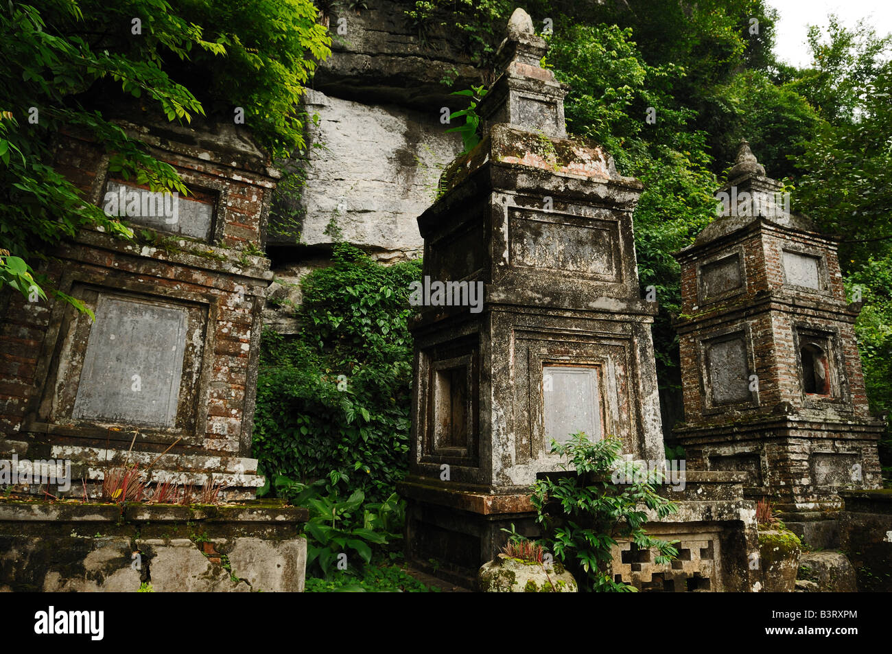 Vietnam hoa lu temple hi-res stock photography and images - Alamy