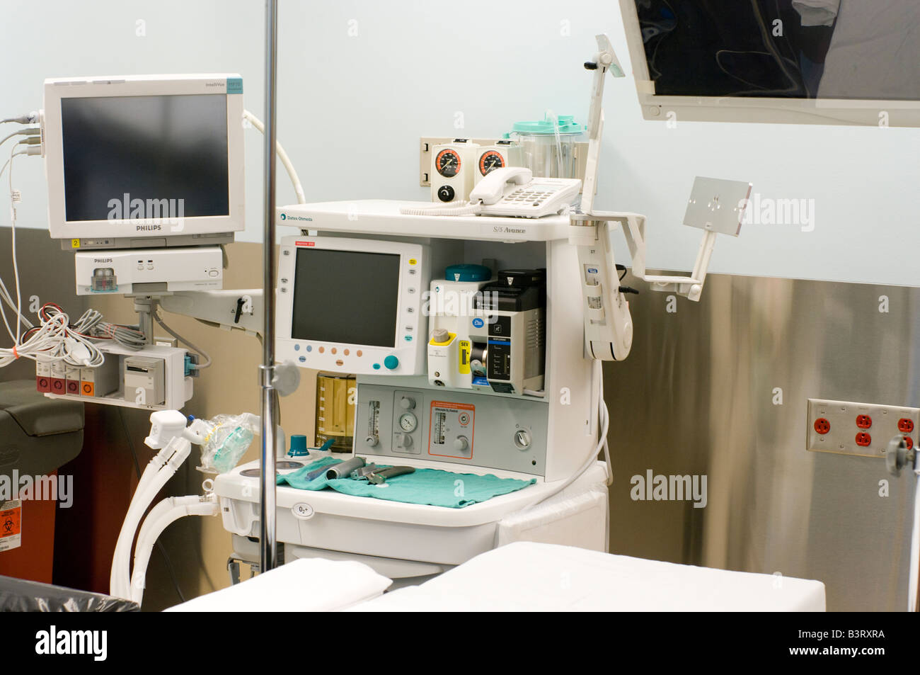 Surgical suite hi-res stock photography and images - Alamy