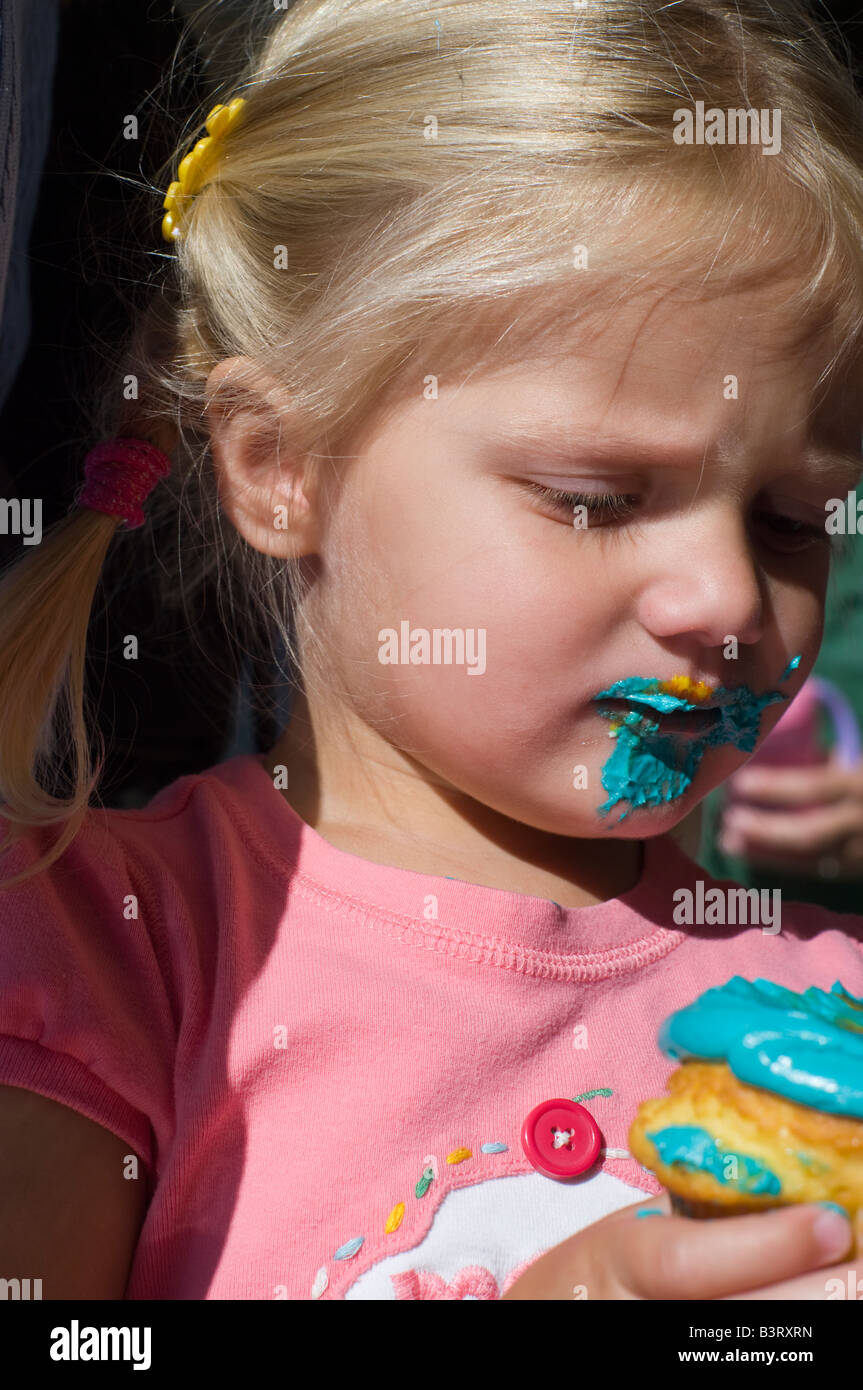 Girl cake mess hi-res stock photography and images - Alamy