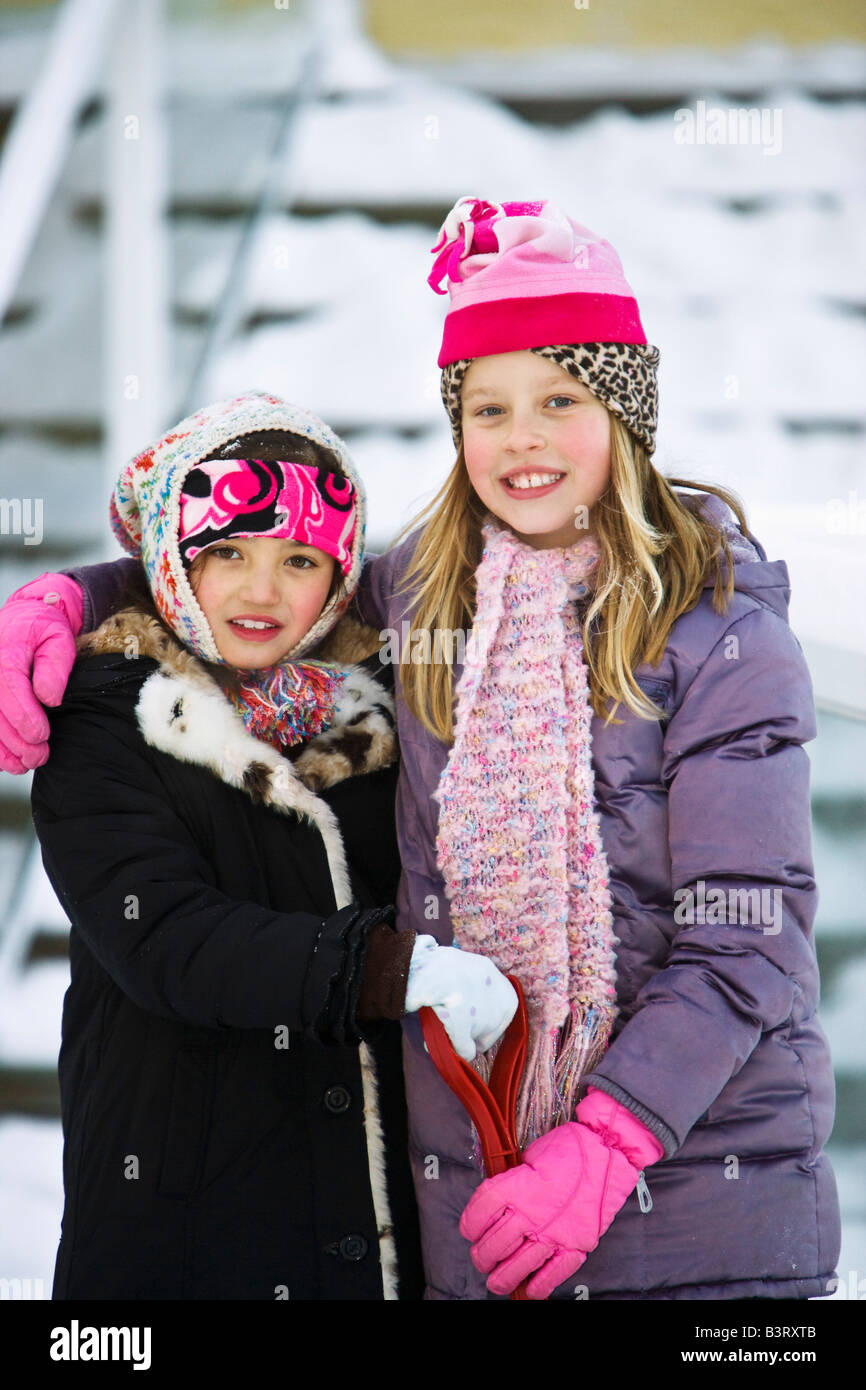 Girls in winter coats hi-res stock photography and images - Alamy