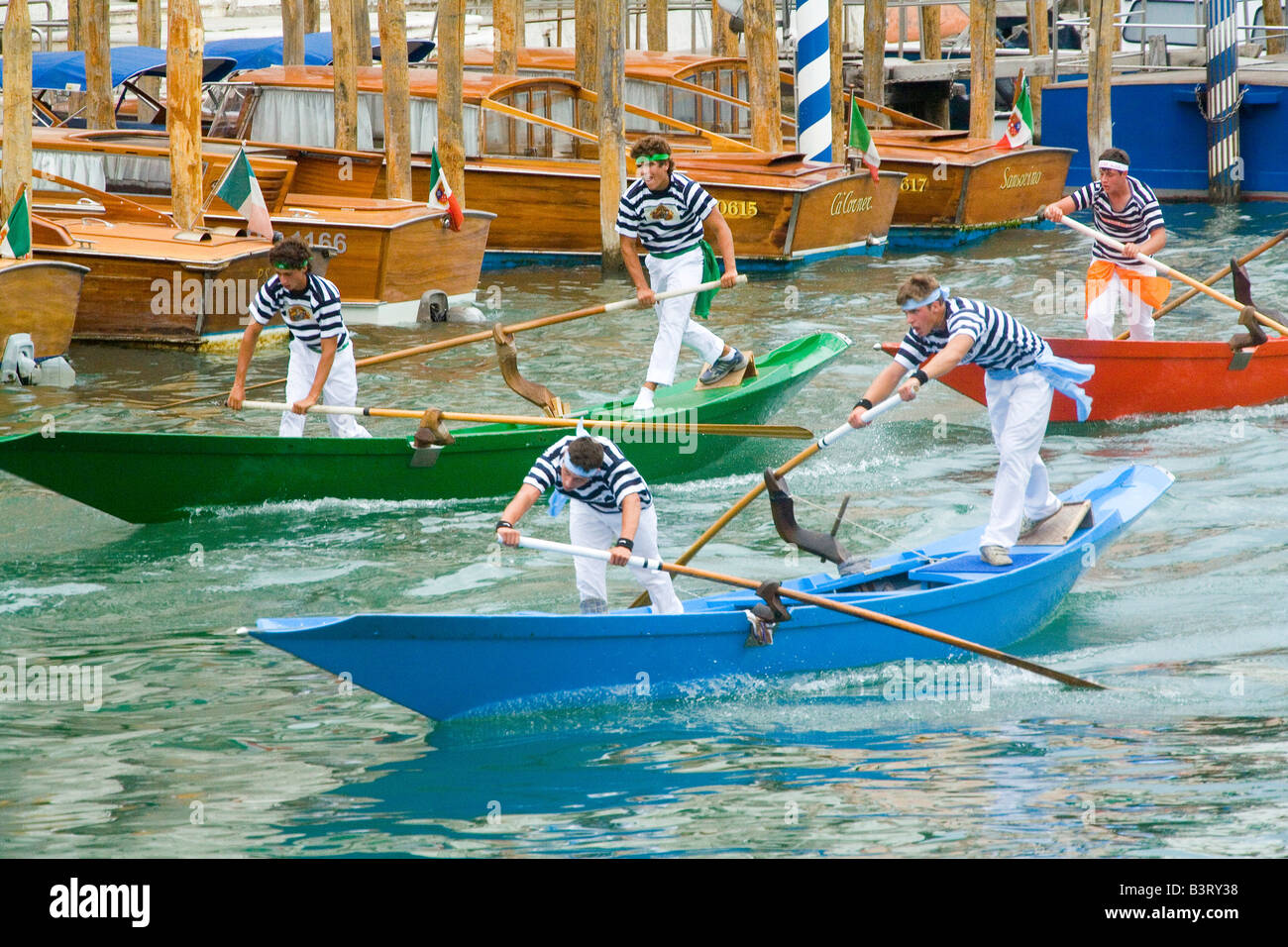 Italian rowing team hi-res stock photography and images - Alamy