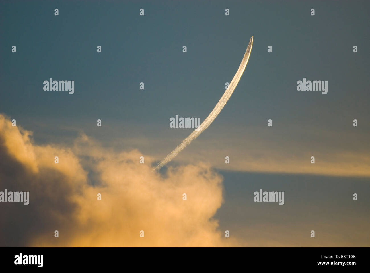 Jet Stream Aircraft High Resolution Stock Photography and Images - Alamy