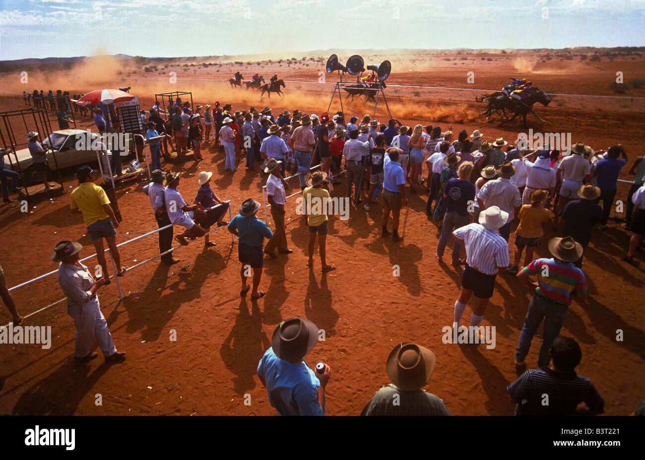 Australia outback horse racing hi-res stock photography and images - Alamy