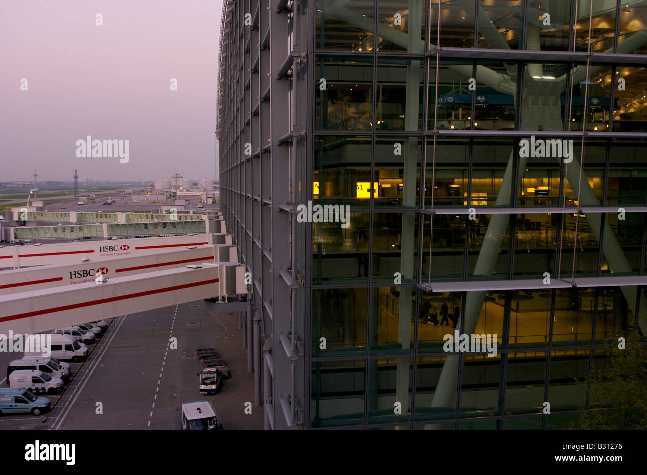 Terminal 5 hi-res stock photography and images - Alamy